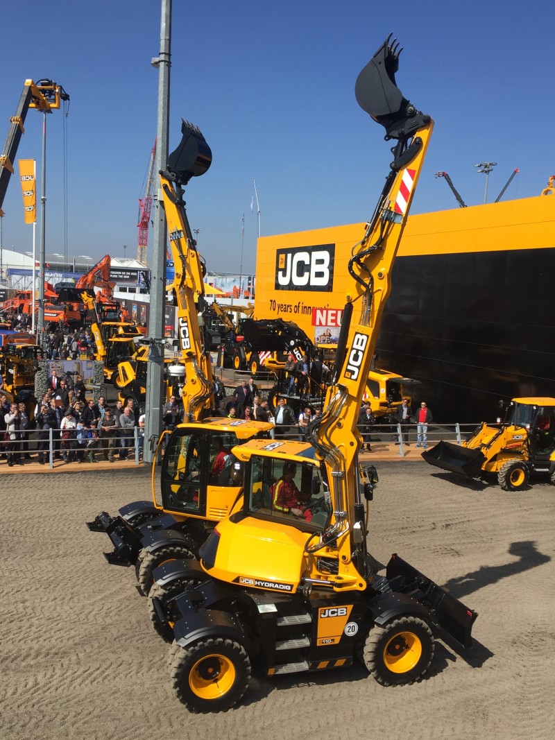Landmark JCB Hydradig deal placed | Project Plant