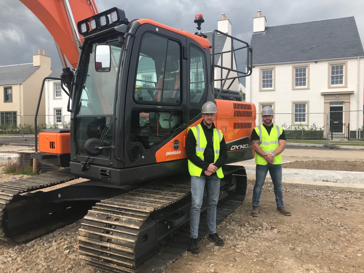 Dundee contractor sings praises of 'good all-rounder' Doosan digger ...