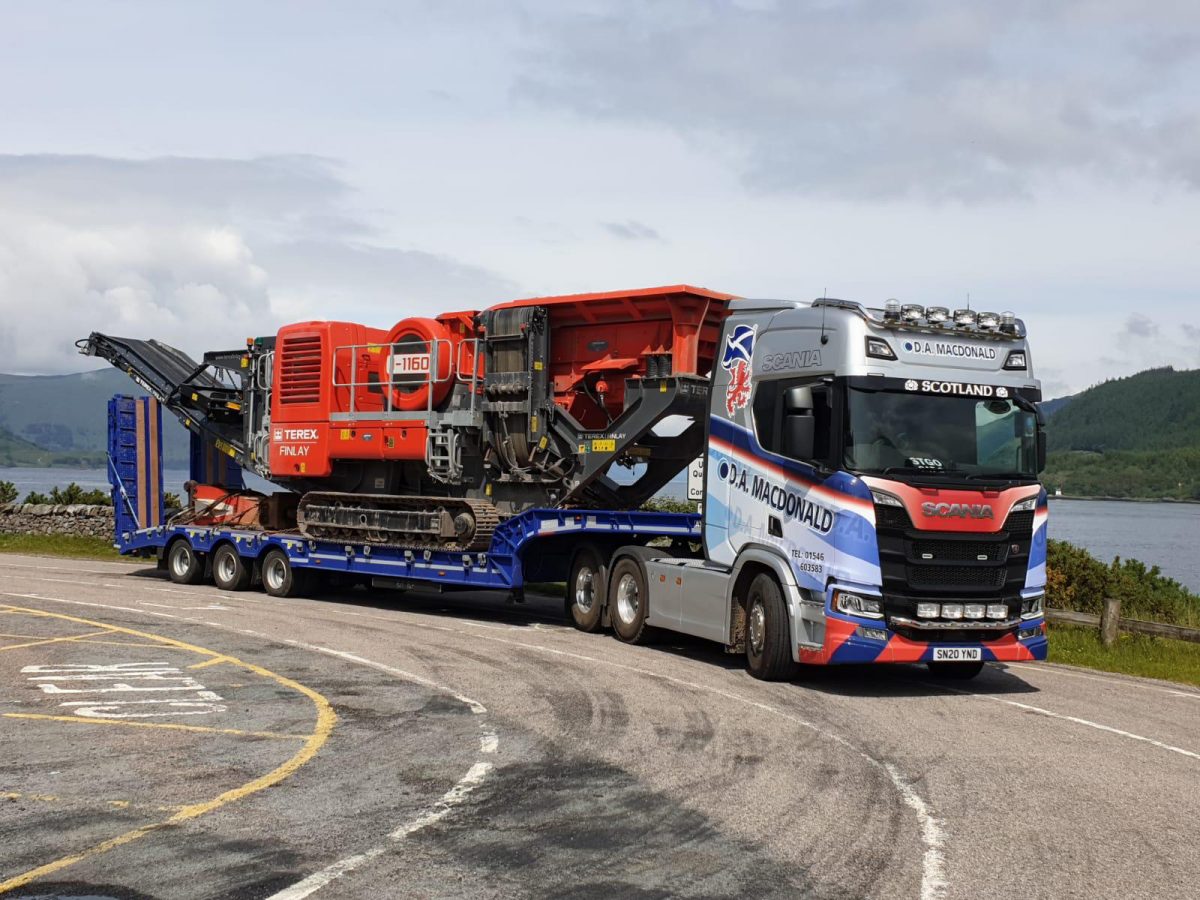 Lochgilphead contractor snaps up bespoke tri-axle step frame trailer ...