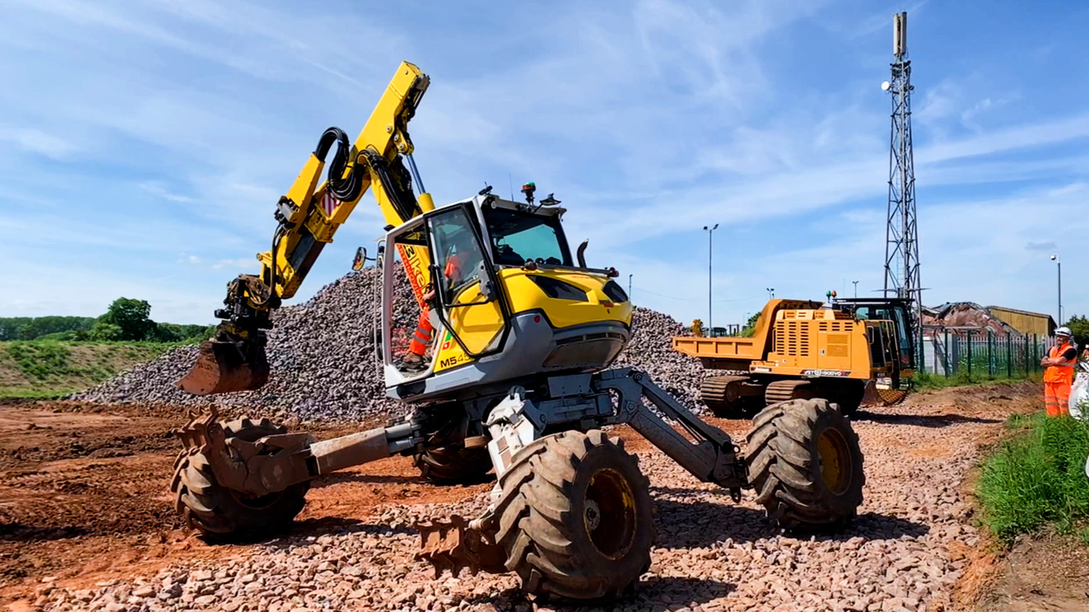 Spider excavators used on £5m Network Rail project | Project Plant