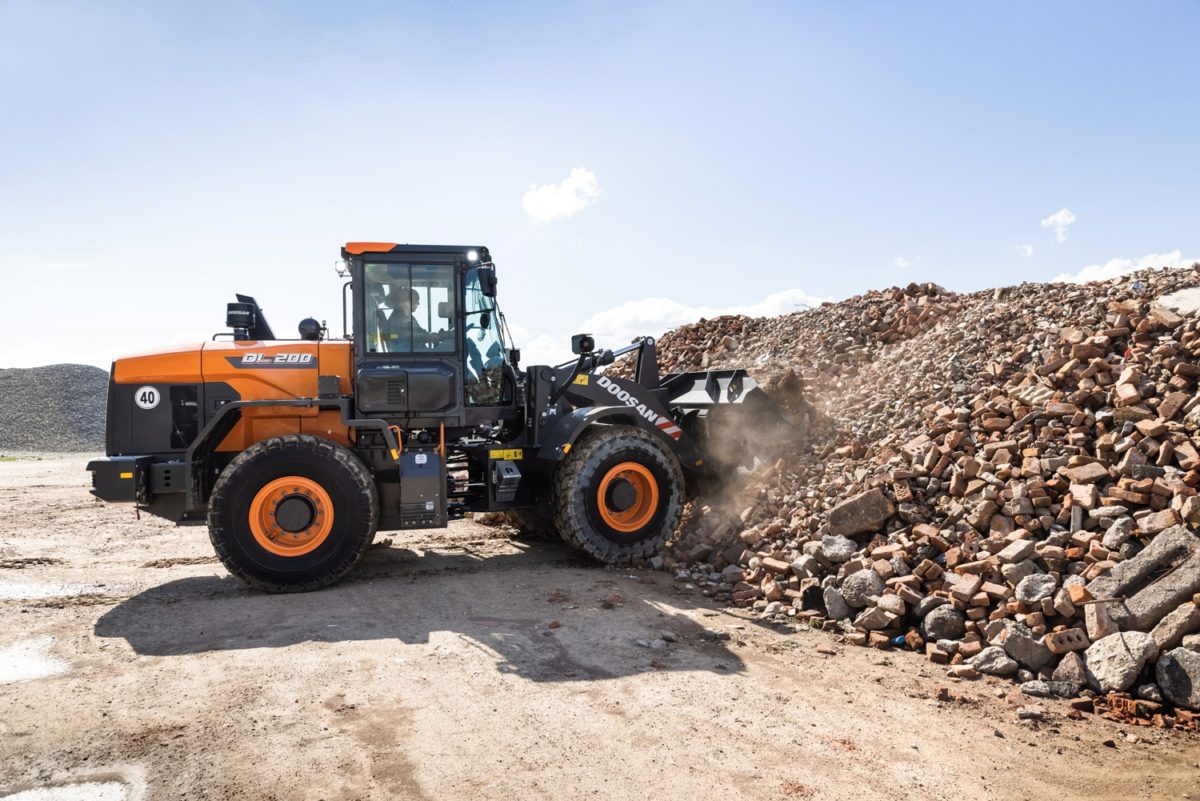 Doosan introduces smallest model in DL-7 loader series | Project Plant