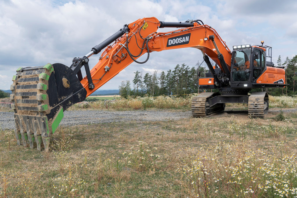 Doosan confirms new features for large crawler excavators | Project Plant