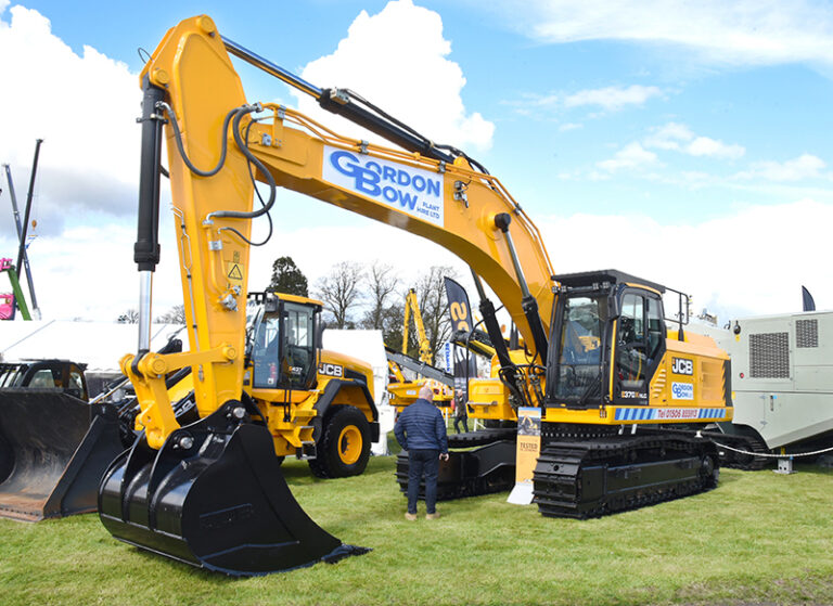 370X marks ‘huge step forward’ for JCB | Project Plant